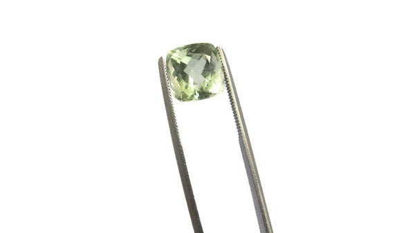 Natural green beryl cushion cut 9.5mm loose gemstone.